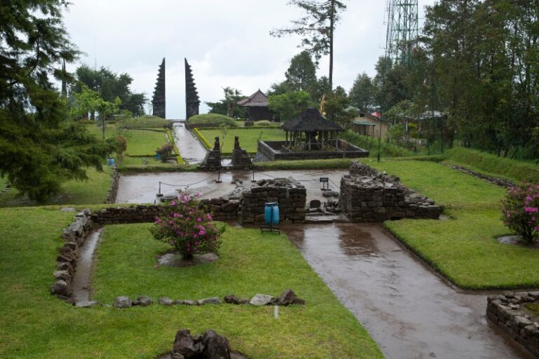 Candi Cetho, Wisata Alam dan Sejarah dalam Satu Paket - WisataMu Tour ...